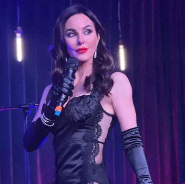 Defne Samyeli yine çok iddialı!