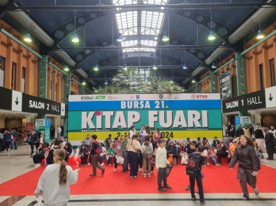 Kitap Fuari Ziyaretçi Akinina Ugradi - Bursa